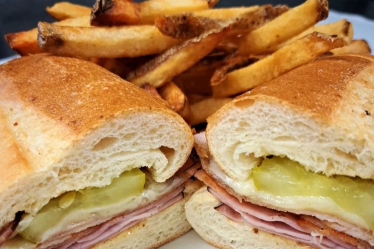 Fetch Bar and Grill - Warwick, NY Restaurant | Menu + Delivery | Seamless