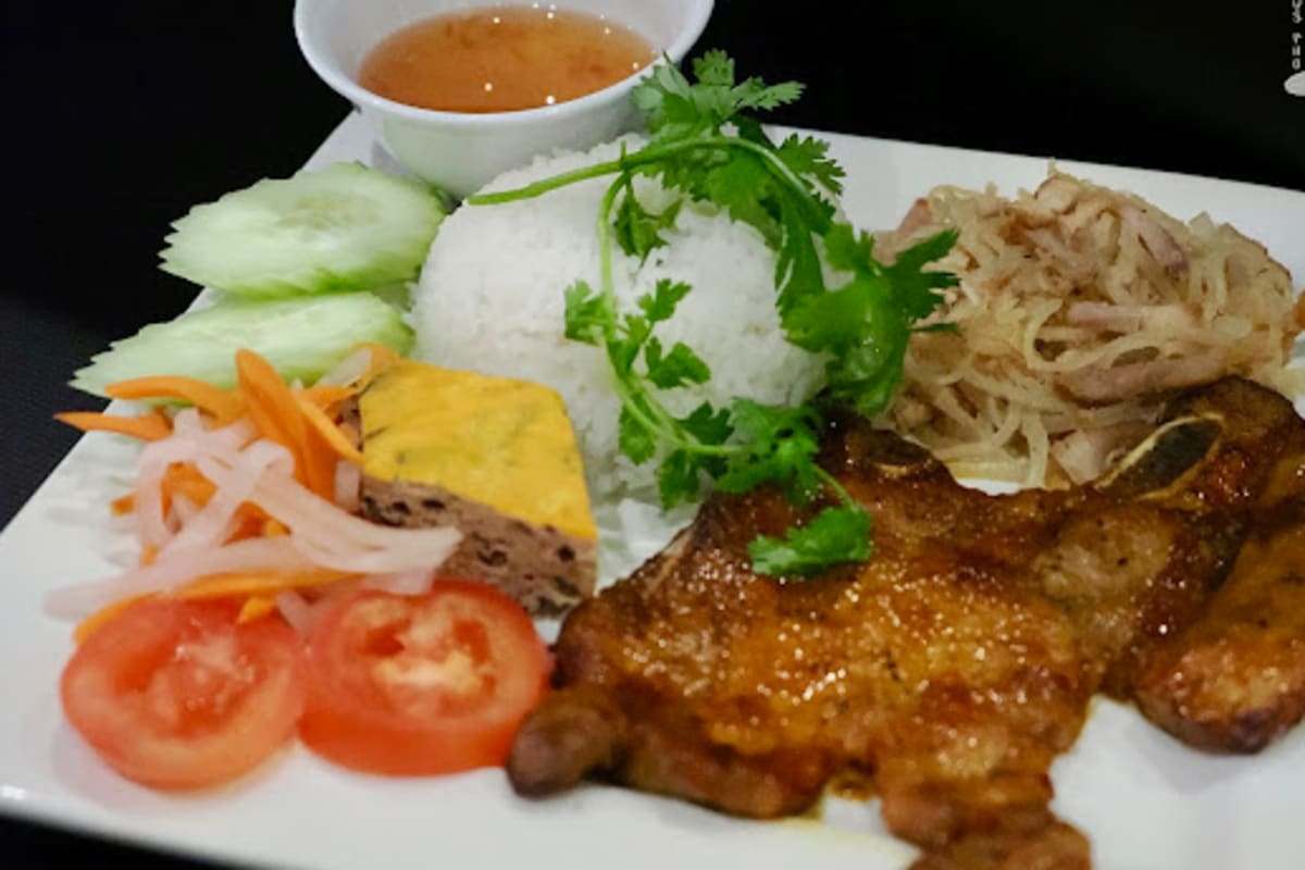 Lotus Pho Vietnamese kitchen Delivery Menu | Order Online | 319 N ...