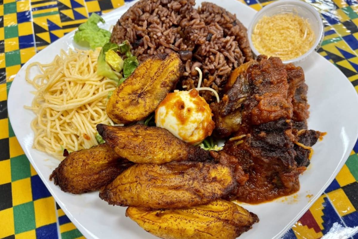 Elnas African Delights - Columbus, OH Restaurant | Menu + Delivery ...