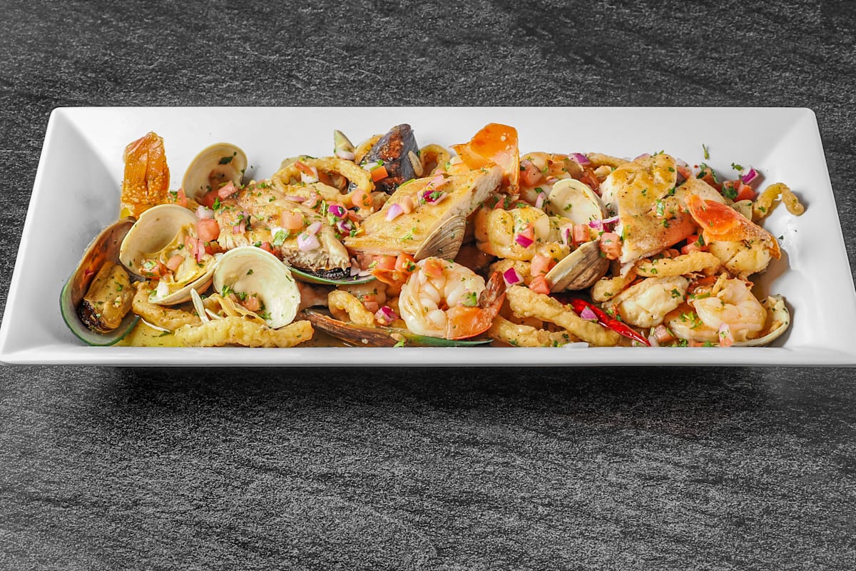 Vyral Restaurant & Lounge Delivery Menu | Order Online | 1179 Airport ...