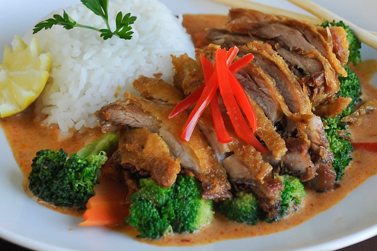 Siam Thai Restaurant Delivery Menu | Order Online | 123 Sycamore St ...
