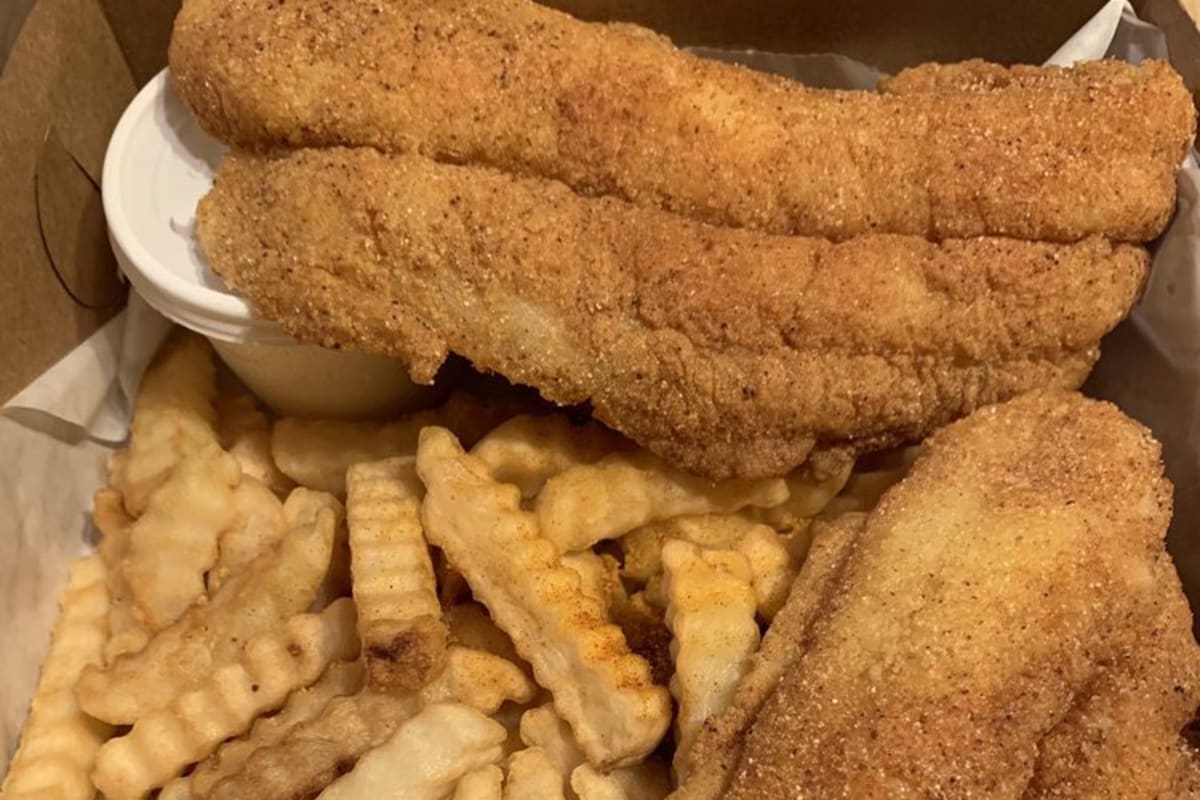 Hollywood Wing Station - Mobile, AL Restaurant | Menu + Delivery | Seamless