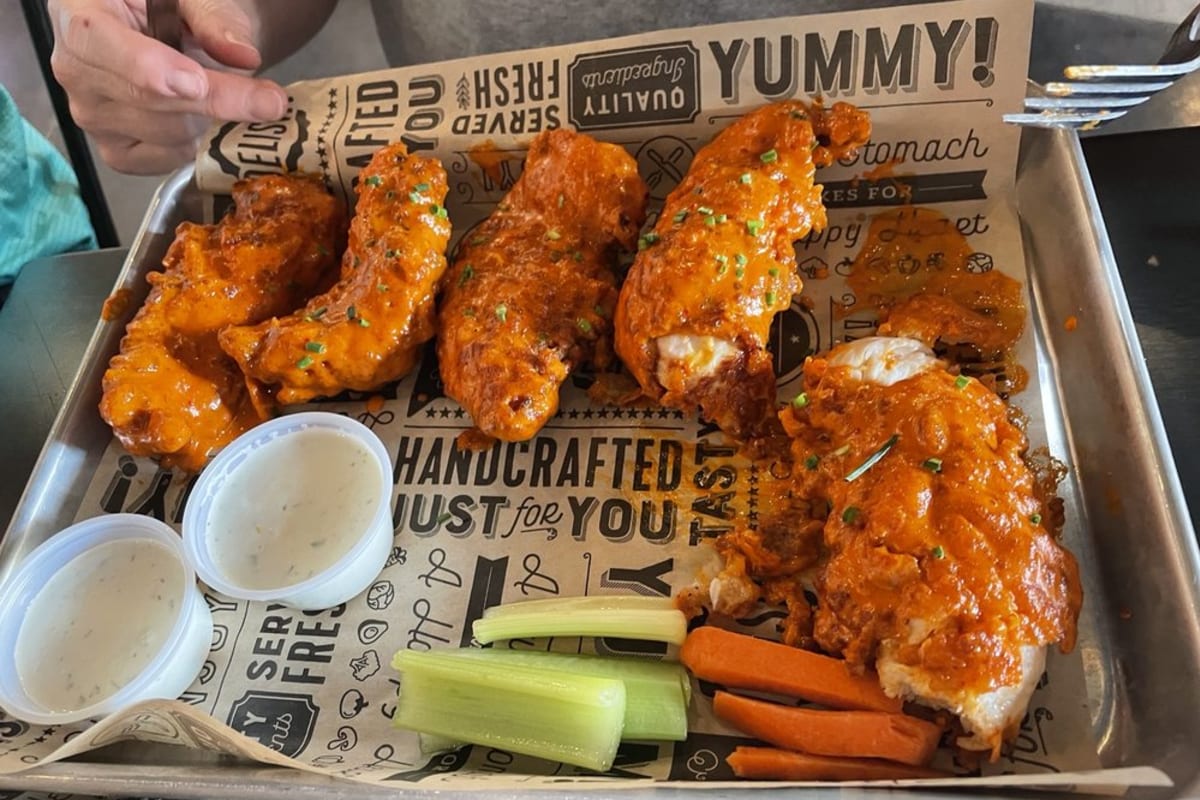 Fat Birds Wing Bar - Midland, TX Restaurant | Menu + Delivery | Seamless