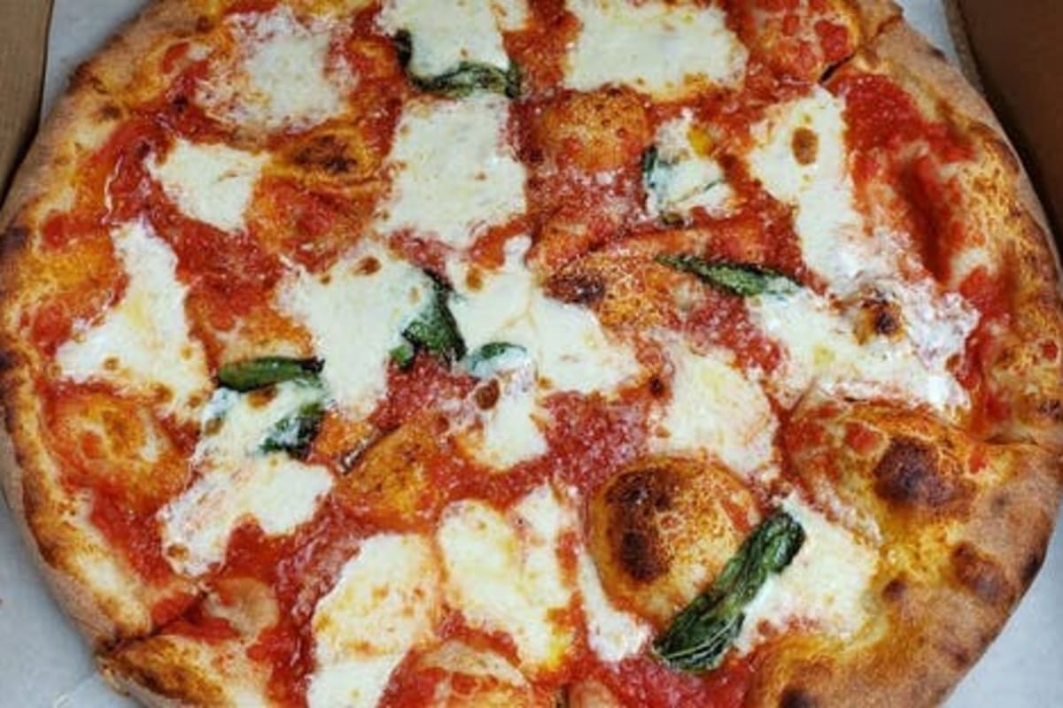 Gigi's Brick Oven & Traditional Pizza - Whitestone, NY Restaurant ...