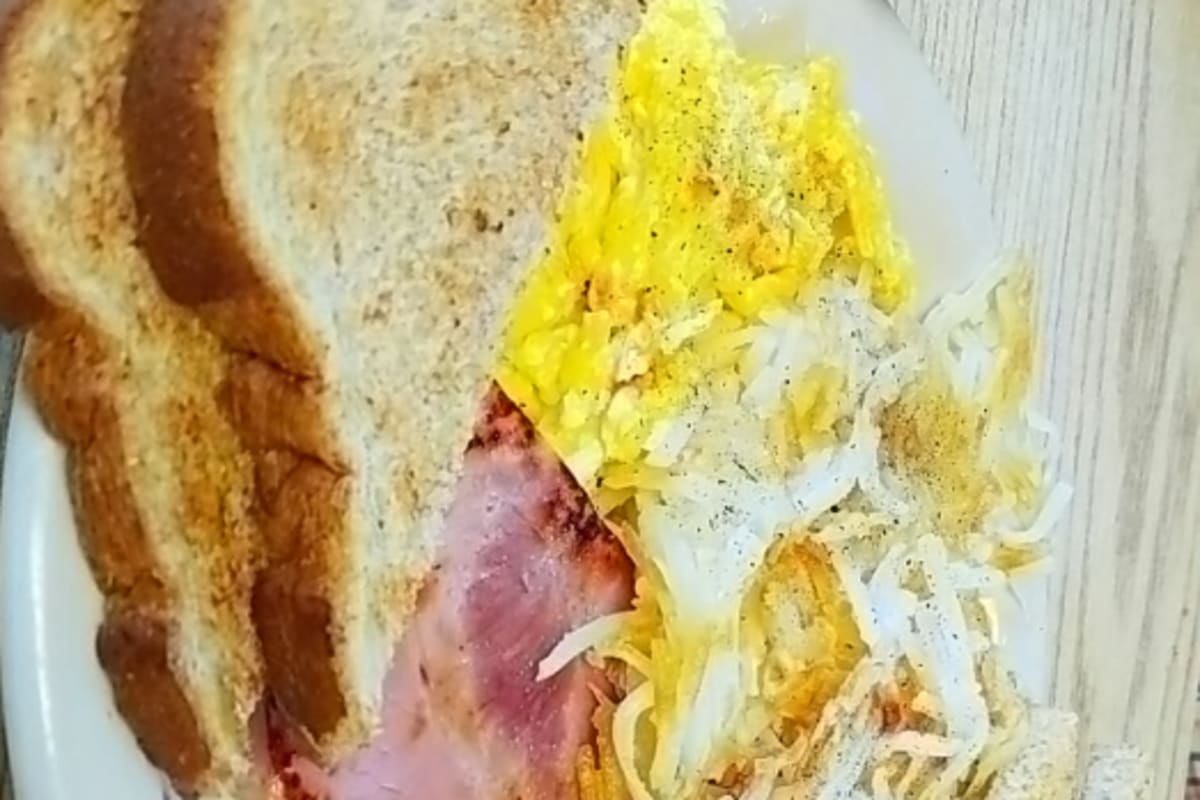 Bullshipper's Cafe Delivery Menu | Order Online | 830 E Main St ...
