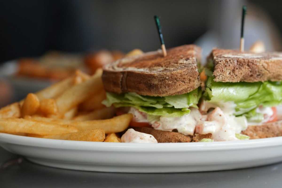 The Lindenhurst Diner Delivery Menu | Order Online | 195 East Montauk ...