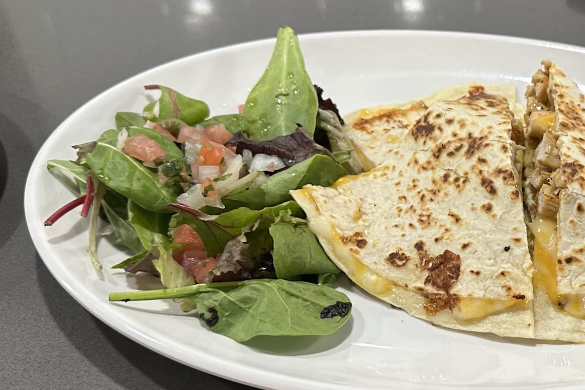 Tres Banderas Restaurant - Brooklyn, NY Restaurant | Menu + Delivery ...