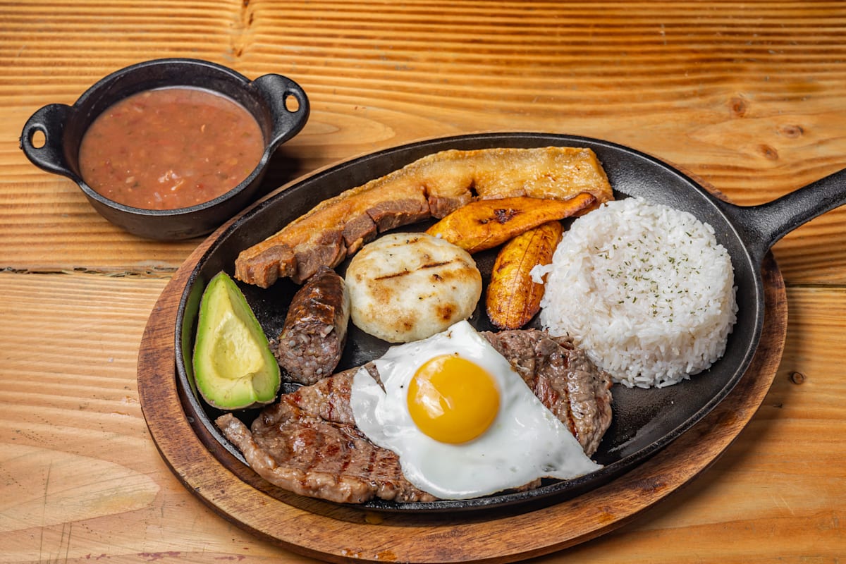 La Choza Del Gordo Delivery Menu | Order Online | 247-25 Jericho ...