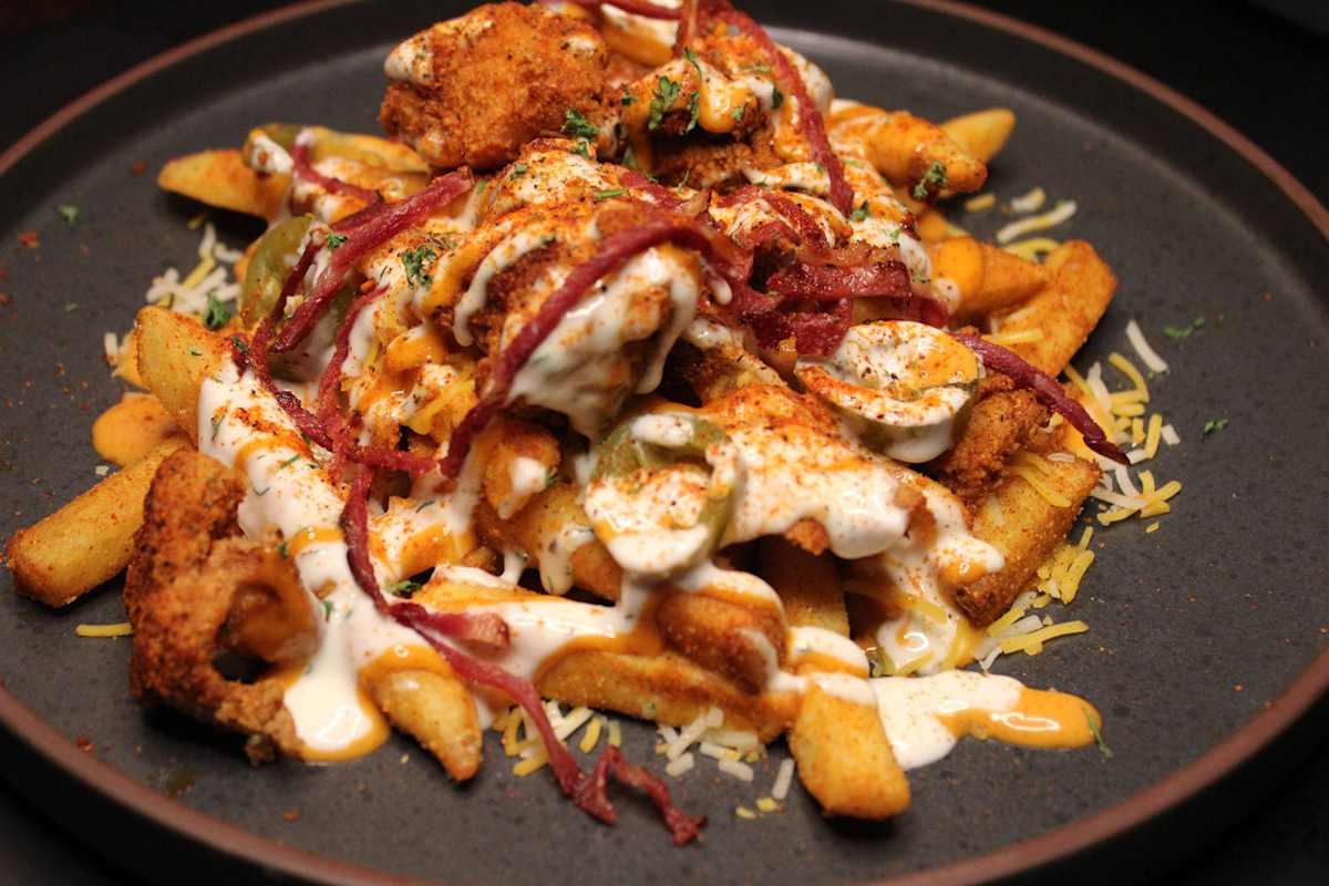 Cluck'N Wings Delivery Menu | Order Online | 2114 W Lawrence Ave ...