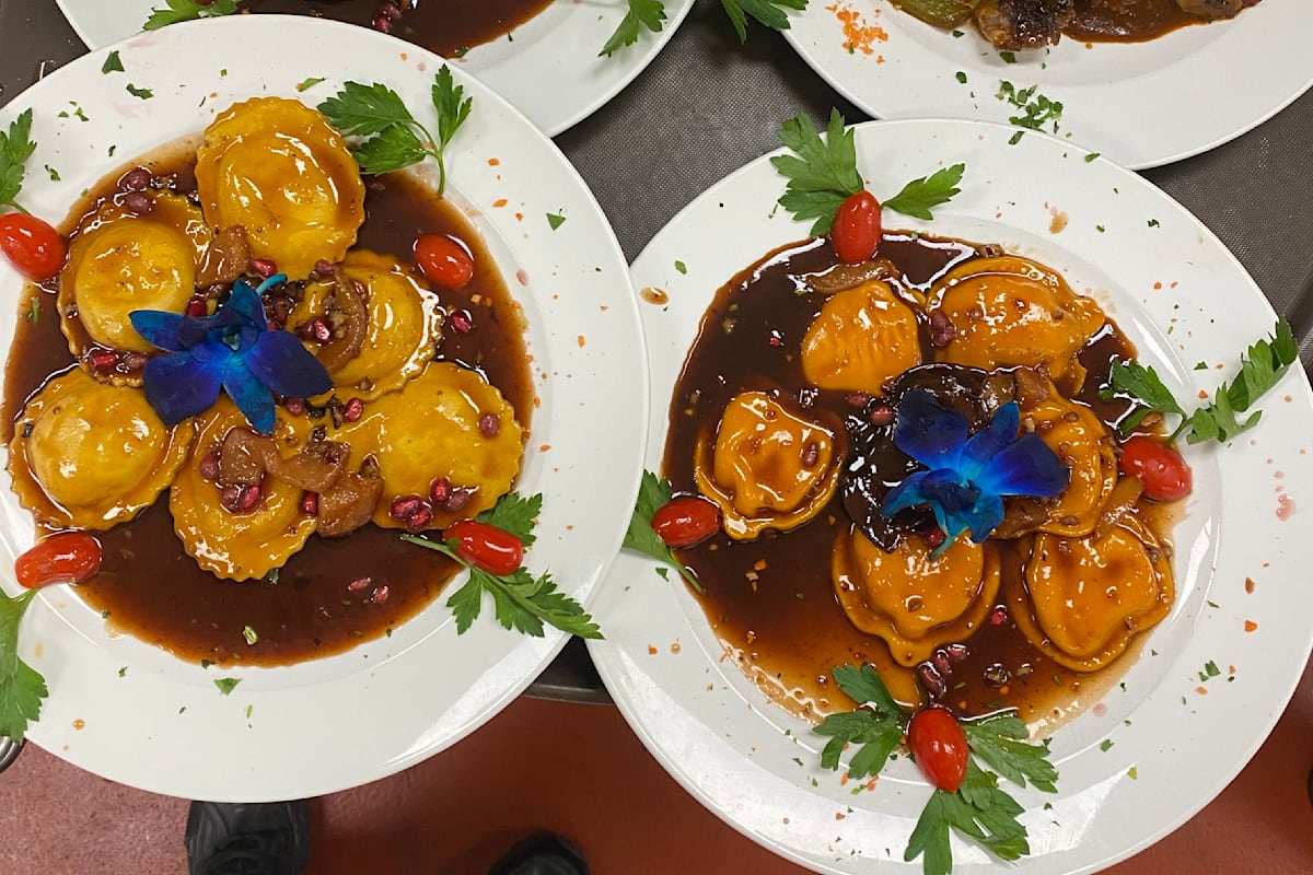 Stefano's Restaurant - Pompton Plains, NJ Restaurant | Menu + Delivery ...