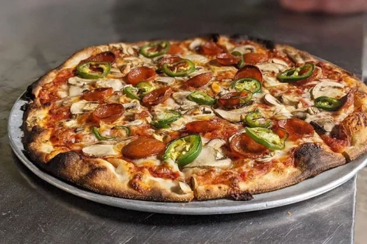 Mississippi Pizza Pub & Atlantis Lounge Delivery Menu | Order Online ...