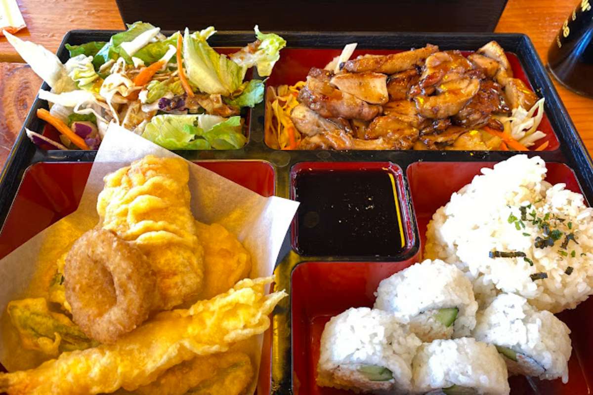 Sushi Moon Ramen Teriyaki - Huntington Park, CA Restaurant | Menu + Delivery | Seamless