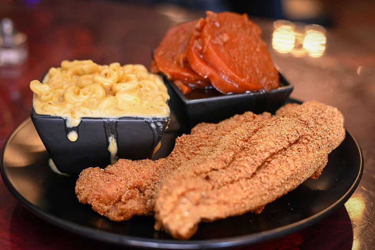Ambiance - Rockford, IL Restaurant | Menu + Delivery | Seamless