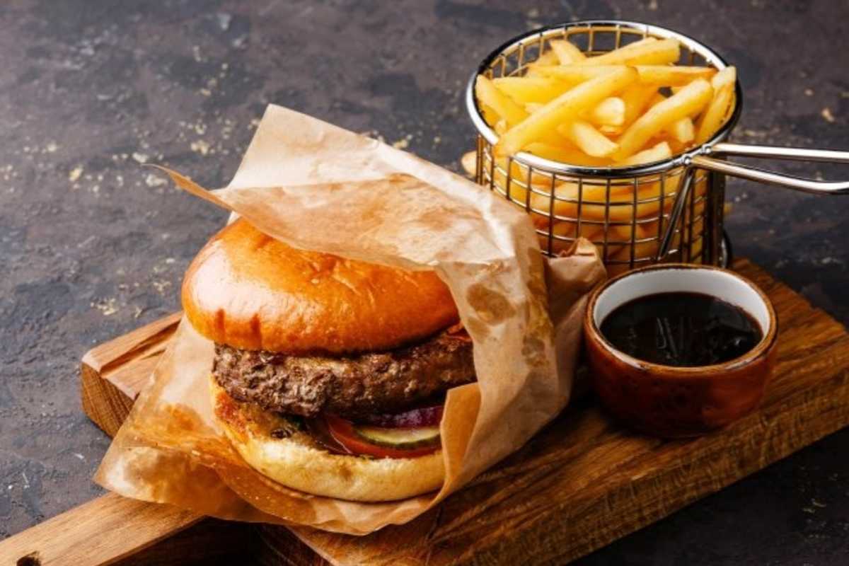 The Headliners Club Delivery Menu | Order Online | 17880 SW McEwan Rd ...