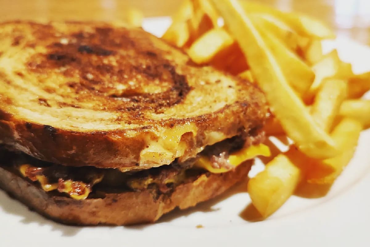 Vibes Kitchen & Bar Delivery Menu | Order Online | 1303 Walnut St Des ...