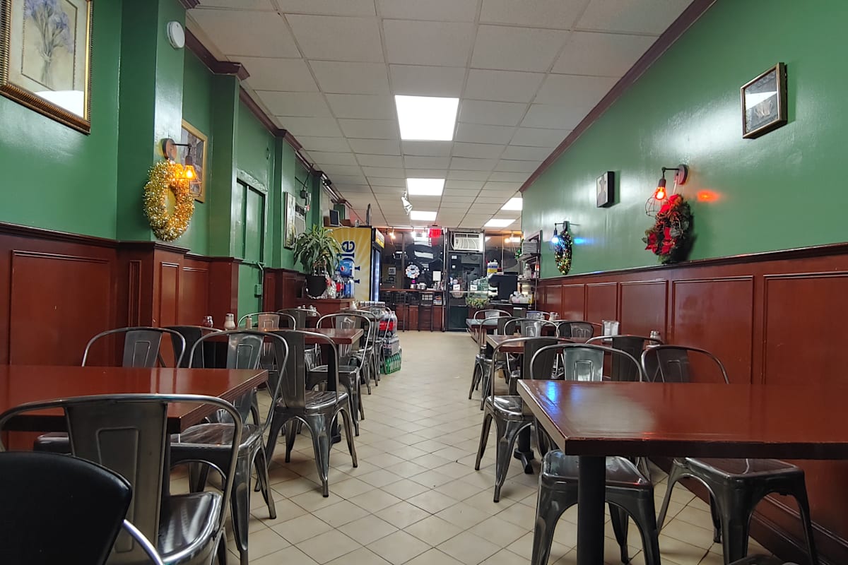 Gino's Pizzeria - Queens, NY Restaurant | Menu + Delivery | Seamless