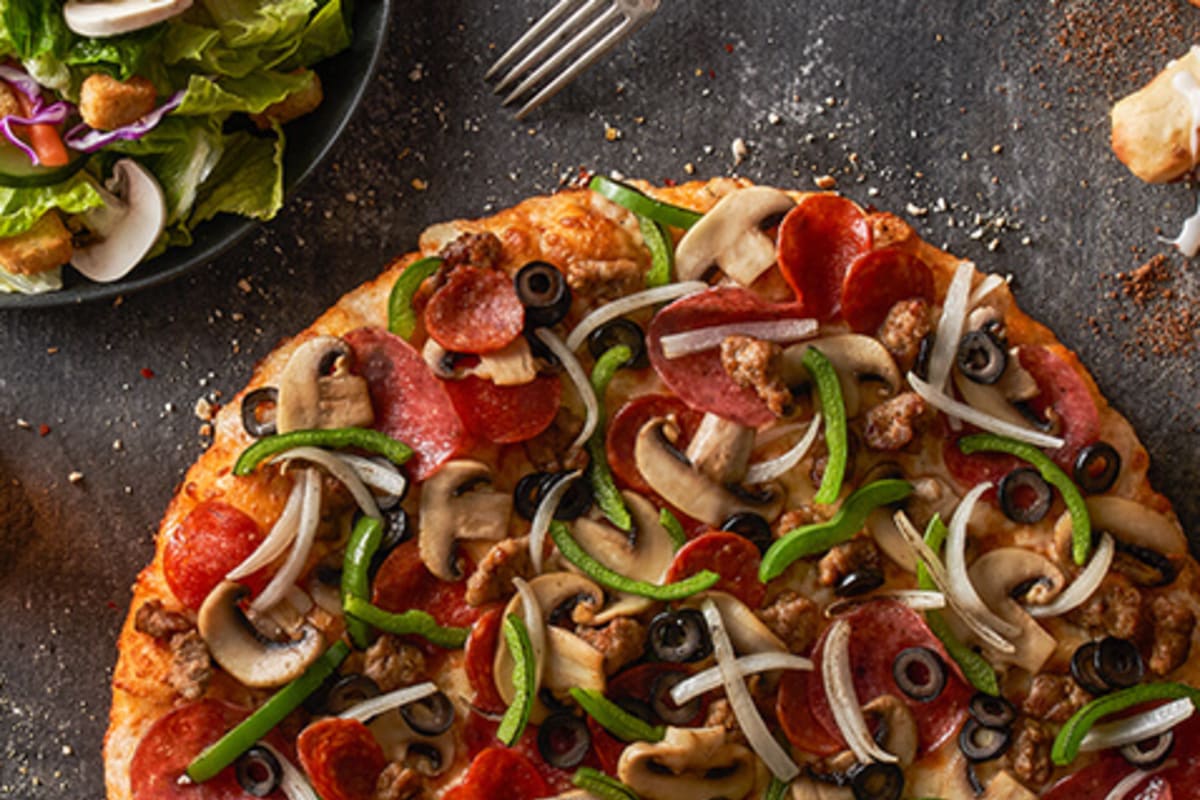 Round Table Pizza Delivery Menu | Order Online | 2408 W Victory Blvd ...