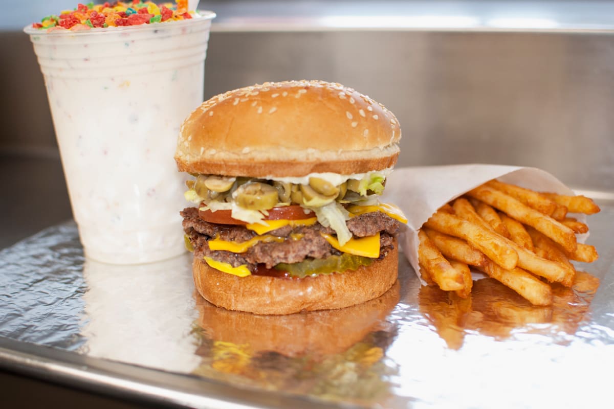 Burger 81 - Bay City, MI Restaurant | Menu + Delivery | Seamless