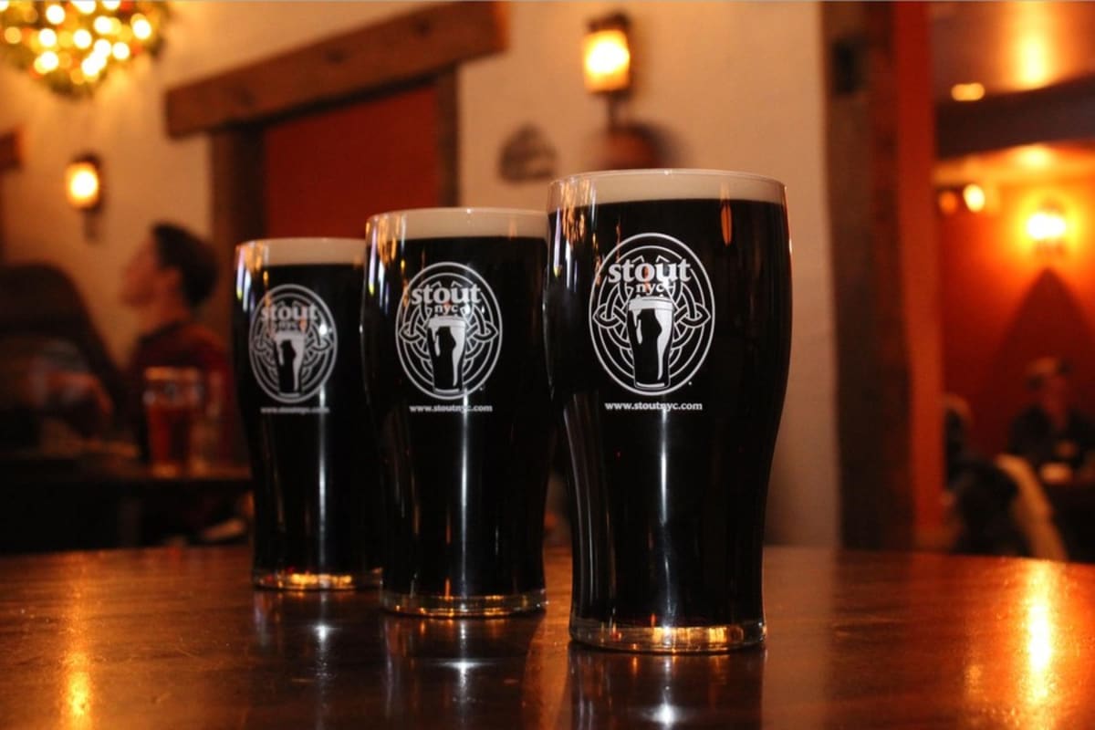 Stout - New York, NY Restaurant | Menu + Delivery | Seamless