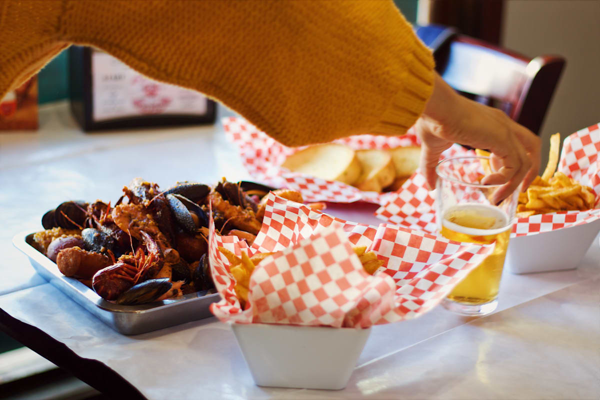 Cracking Crab Delivery Menu | Order Online | 2256 Honolulu Ave Montrose ...