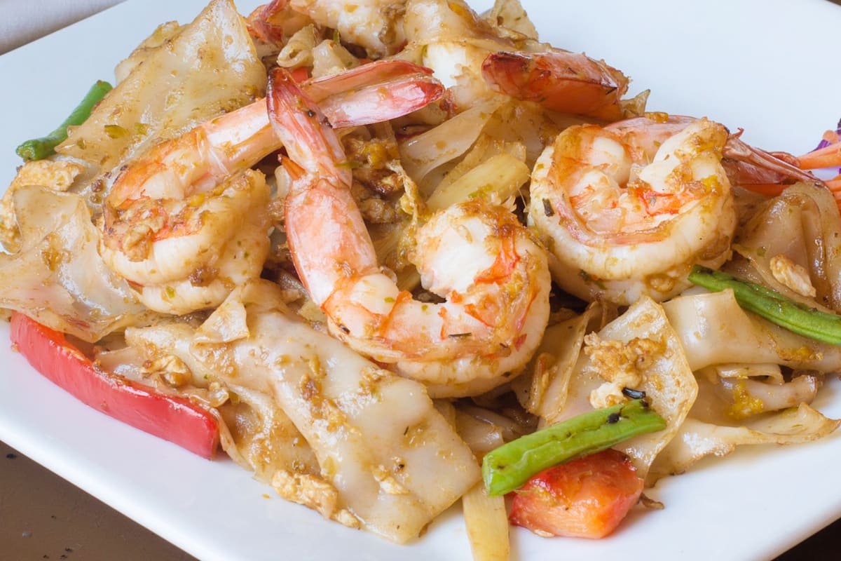 Red Basil Thai Cuisine - Rutherford, NJ Restaurant | Menu + Delivery ...