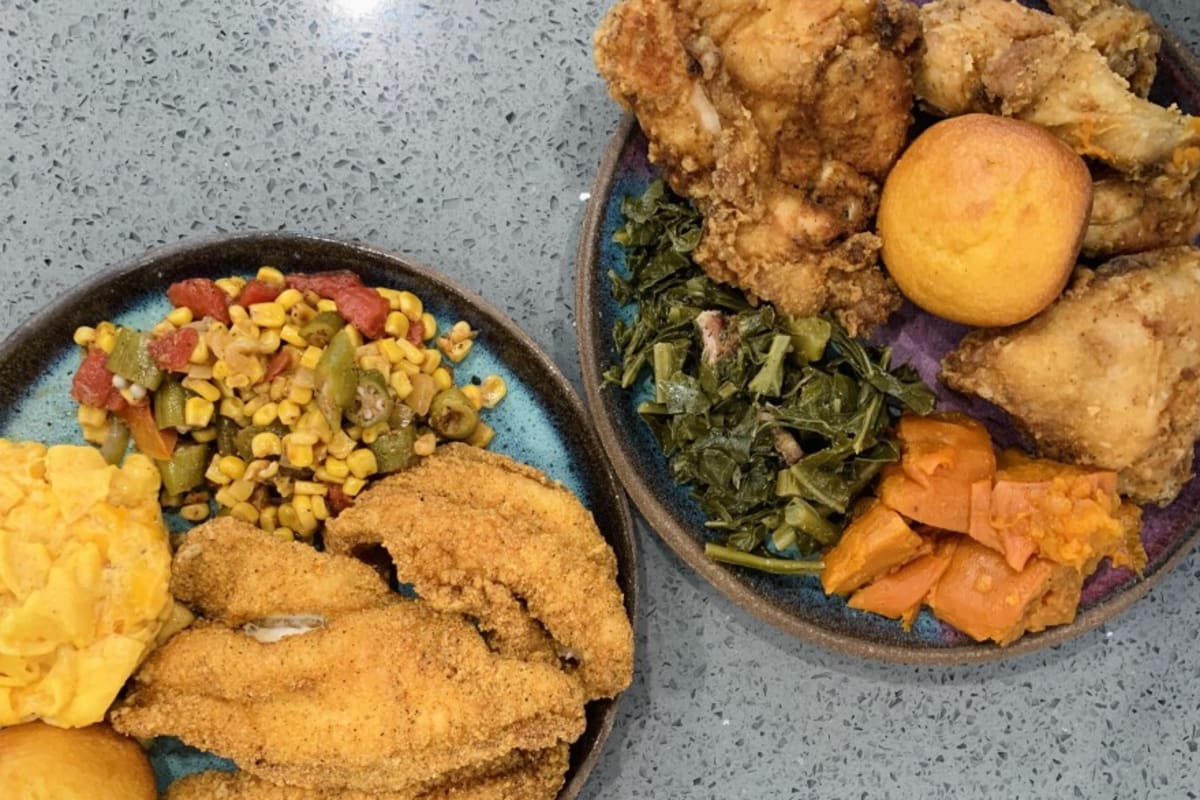 Sweetbeats Sports & Soul Food & Karaoke Bar - Akron, OH Restaurant ...