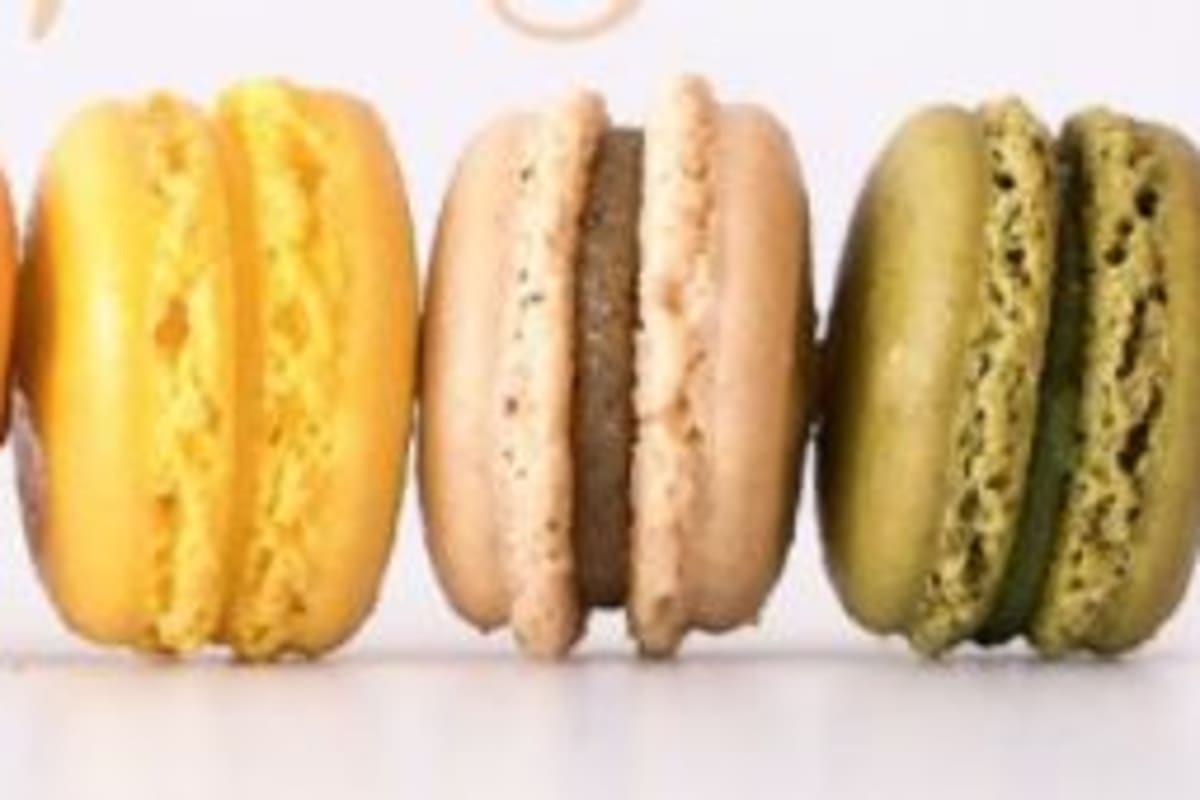Le Macaron French Pastries Delivery Menu | Order Online | 4 W Oakland ...