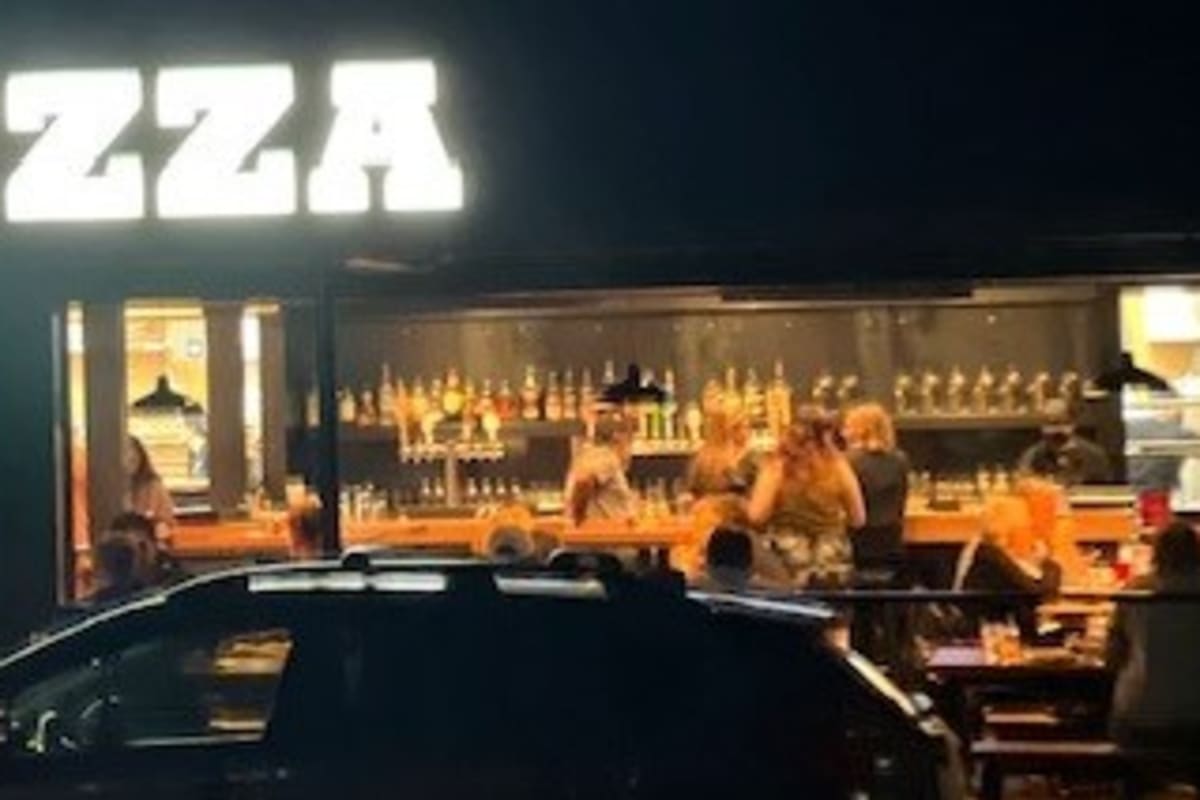 Zeeks Pizza Redmond Delivery Menu | Order Online | 16015 Cleveland St ...