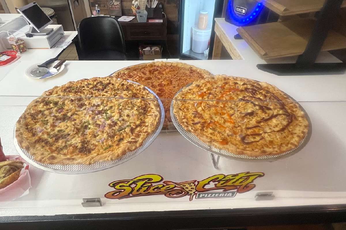 Slice City Pizzeria - Cleveland, OH Restaurant | Menu + Delivery | Seamless