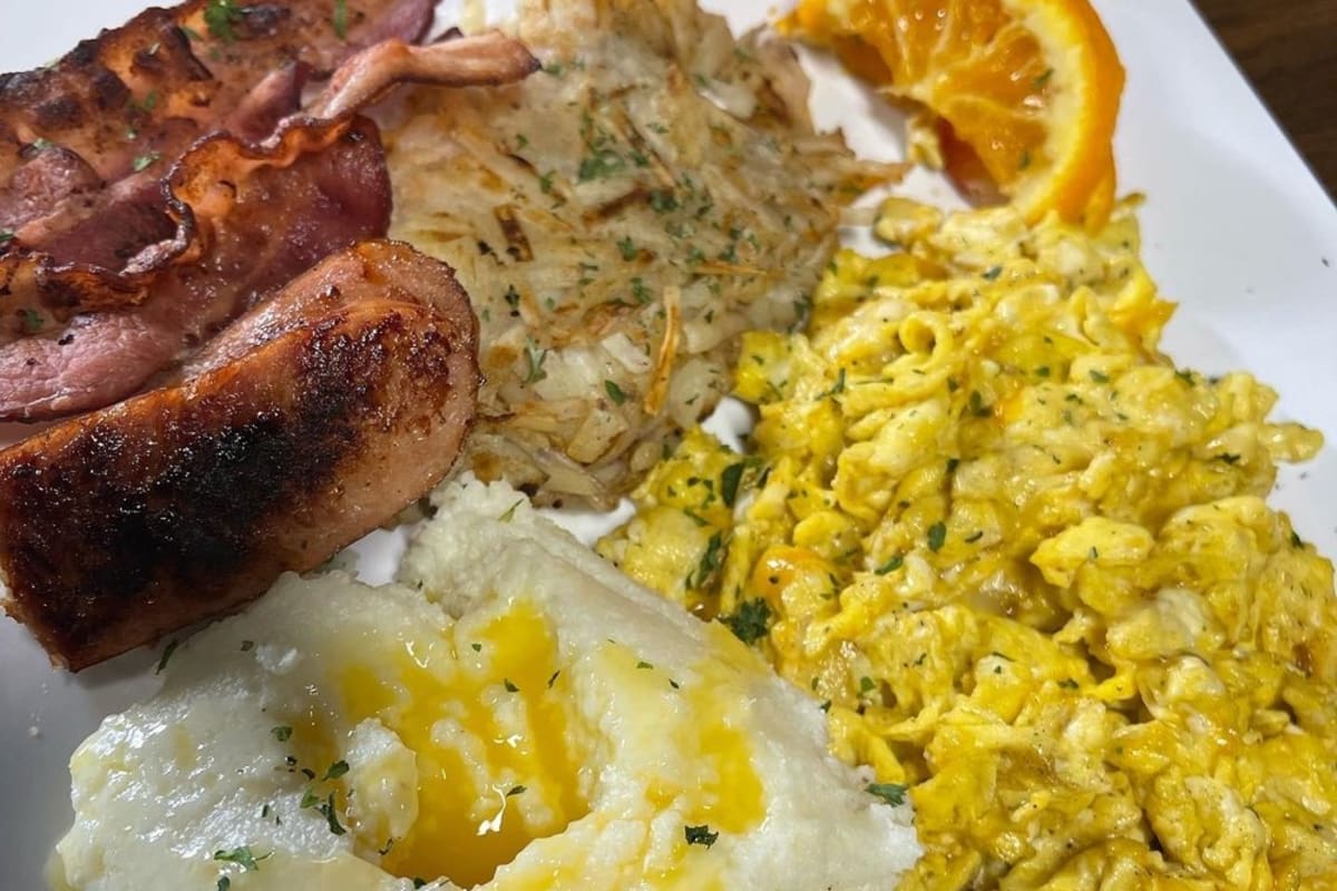 Showcase Bar and Grille Delivery Menu | Order Online | 5015 Turney Rd Garfield Heights | Grubhub