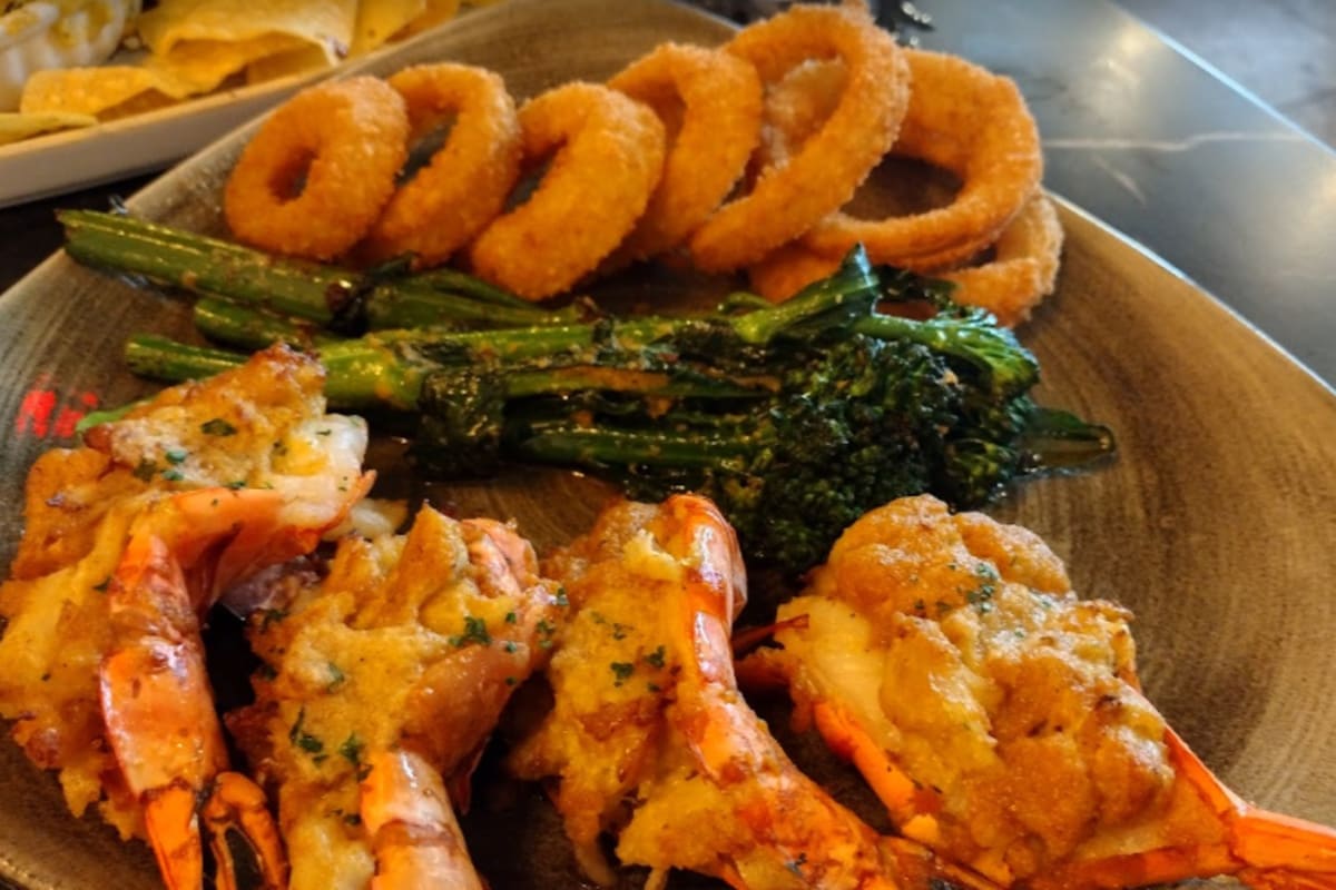 Crab Cab Seafood Restaurant - Capitol Heights, MD Restaurant | Menu ...