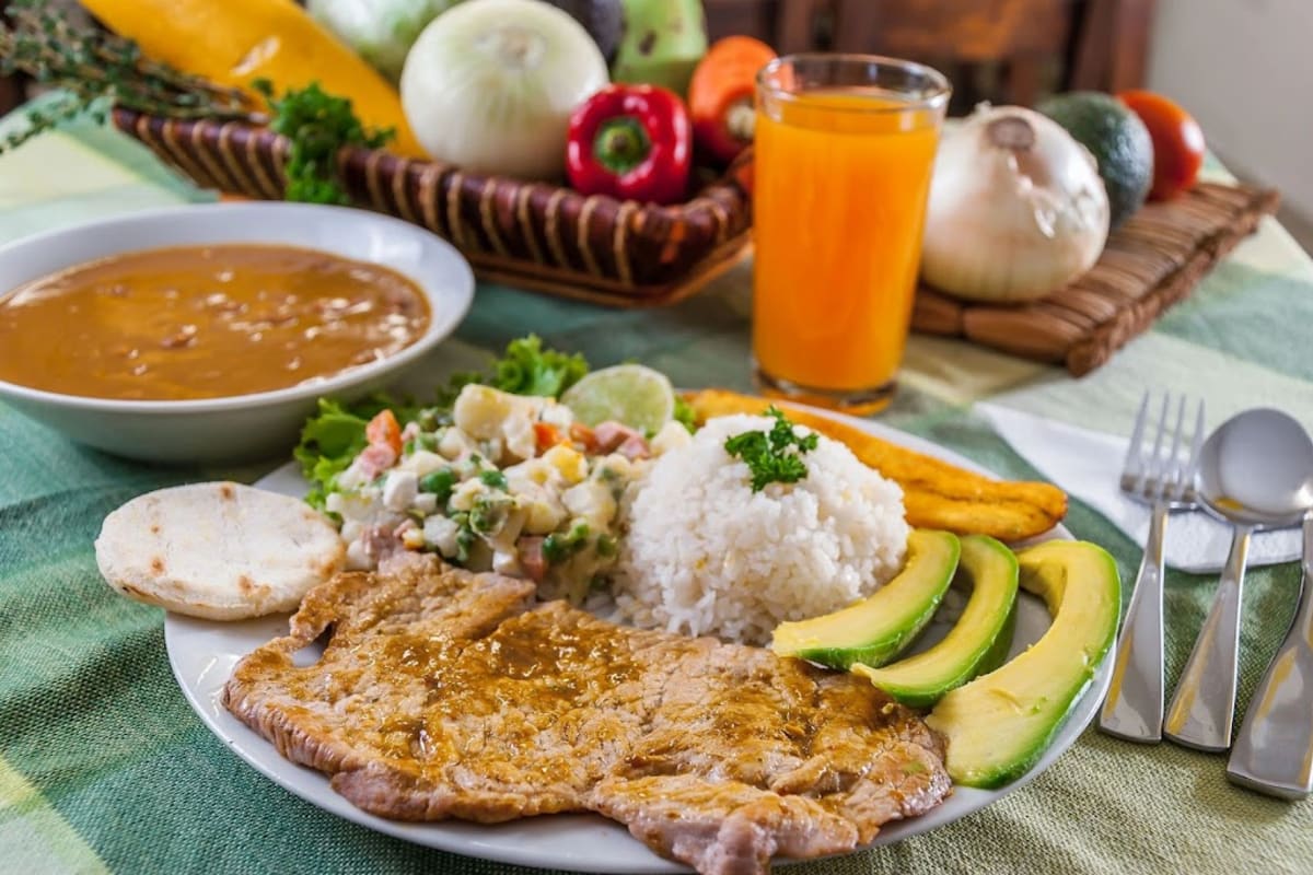 La Ruana D' Fercho Delivery Menu | Order Online | 14447 Bellaire Blvd ...