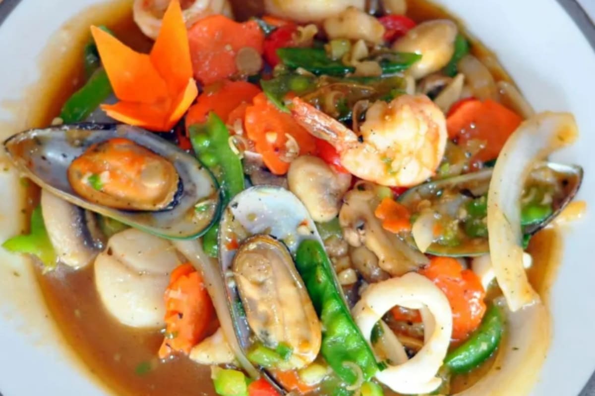 Veranda Kitchen and Bar Delivery Menu | Order Online | 2864 N ...