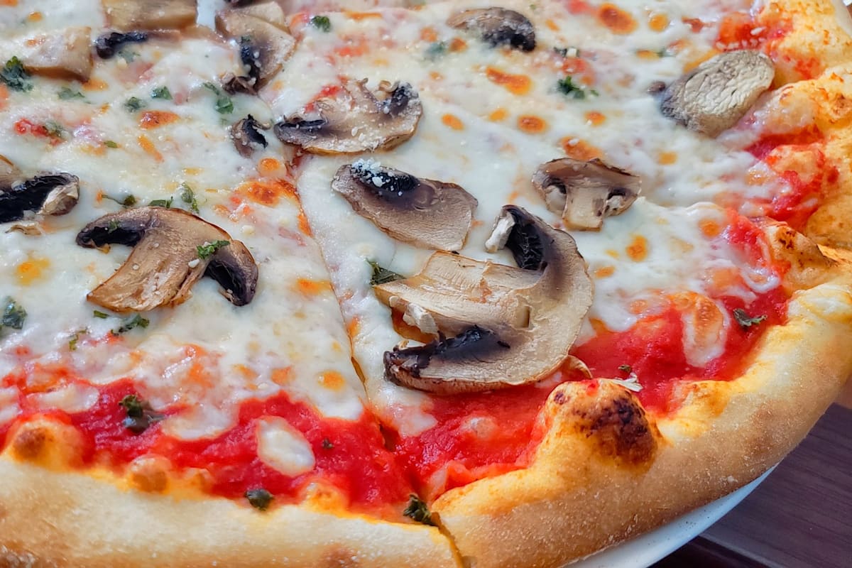 eni's pizza Delivery Menu | Order Online | 6203 Gravois Ave St. Louis ...