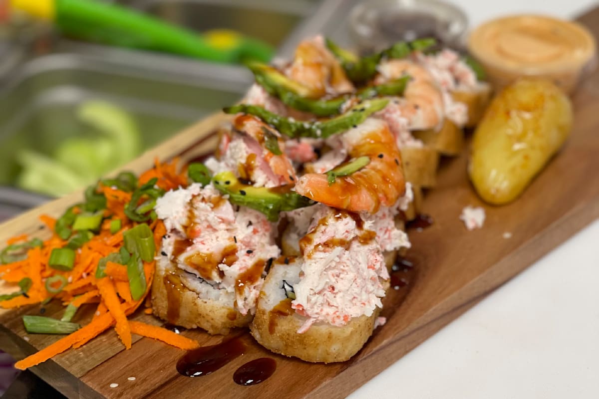 Culichi Roll Sushi y mariscos Delivery Menu | Order Online | 171 E Holt ...