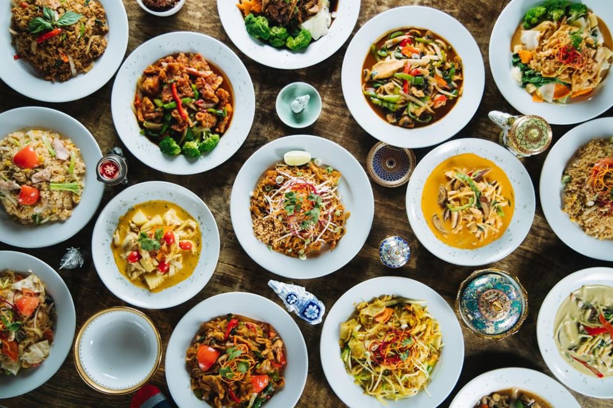 Si Lom Thai Asian Fusion Delivery Menu | Order Online | 3300 Oak Lawn ...