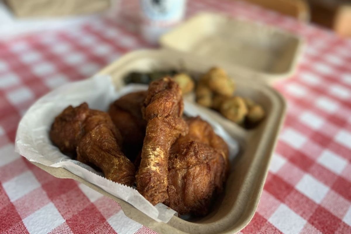 Gus's World Famous Fried Chicken Delivery Menu | Order Online | 5486 ...