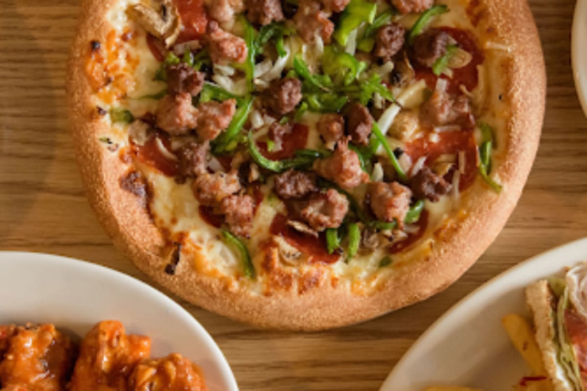 Bloomfield Village Pizza - Bloomfield, CT Restaurant | Menu + Delivery ...
