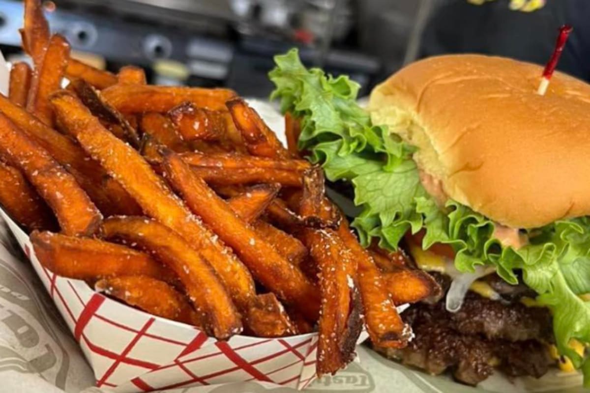 Tasty's Fresh Burgers Delivery Menu | Order Online | 463852 State Rd ...