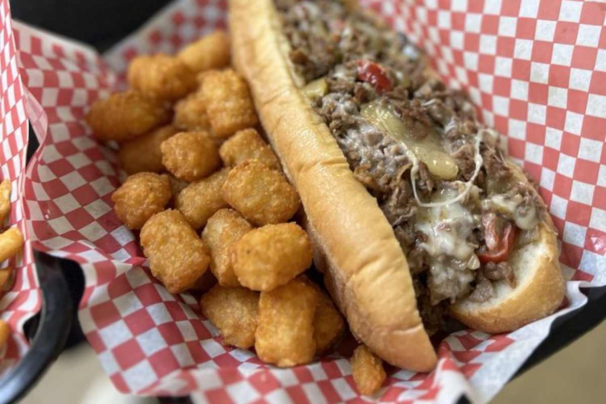 Chomp - Chesterton, IN Restaurant | Menu + Delivery | Seamless