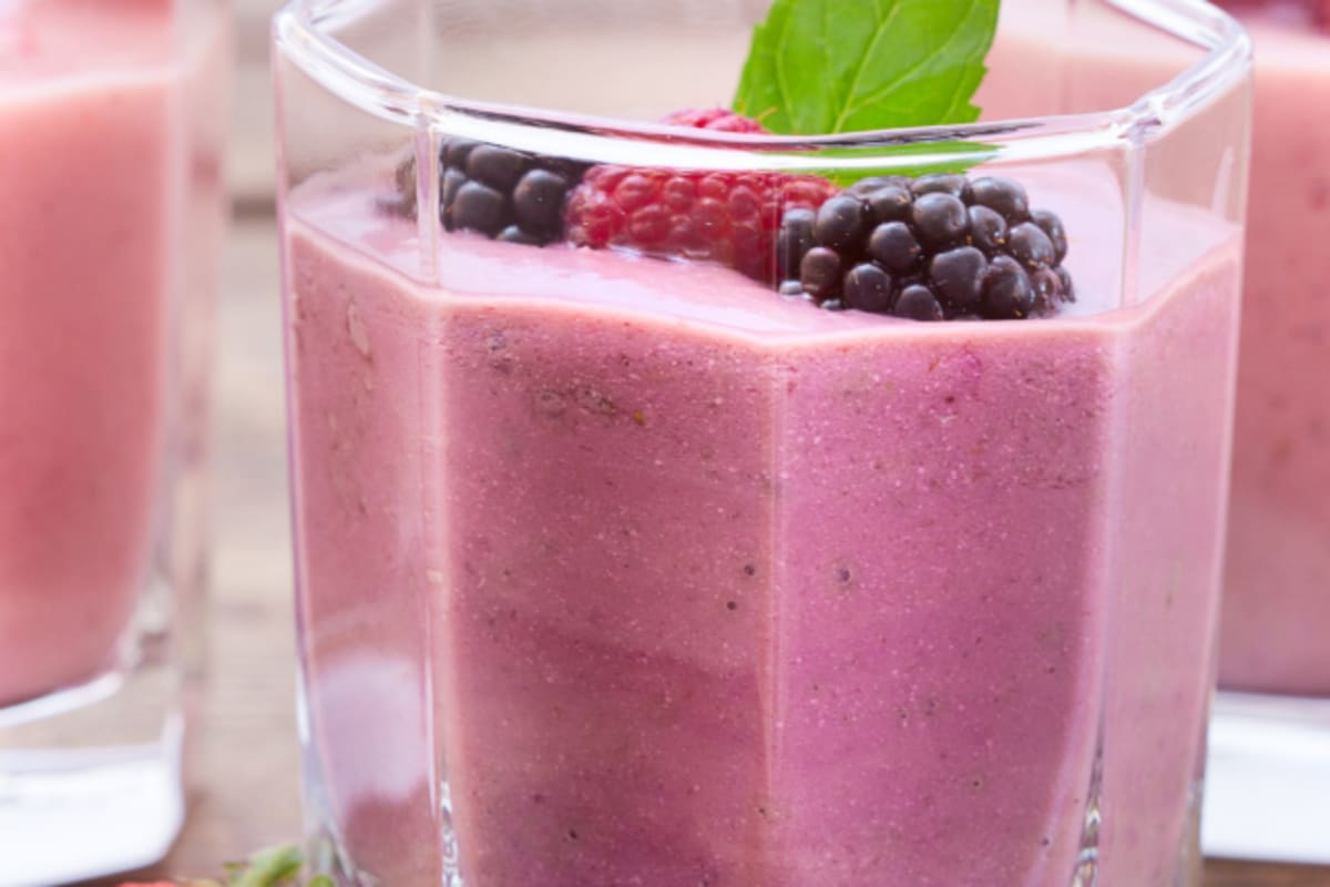 The Smoothie Bus Shoppe Delivery Menu | Order Online | 1000 Elm St ...