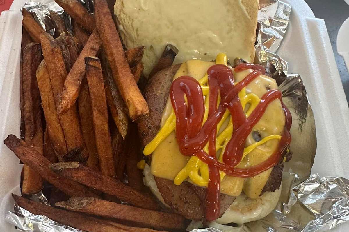 Legend Funnel Cake and Wings - Akron, OH Restaurant | Menu + Delivery ...