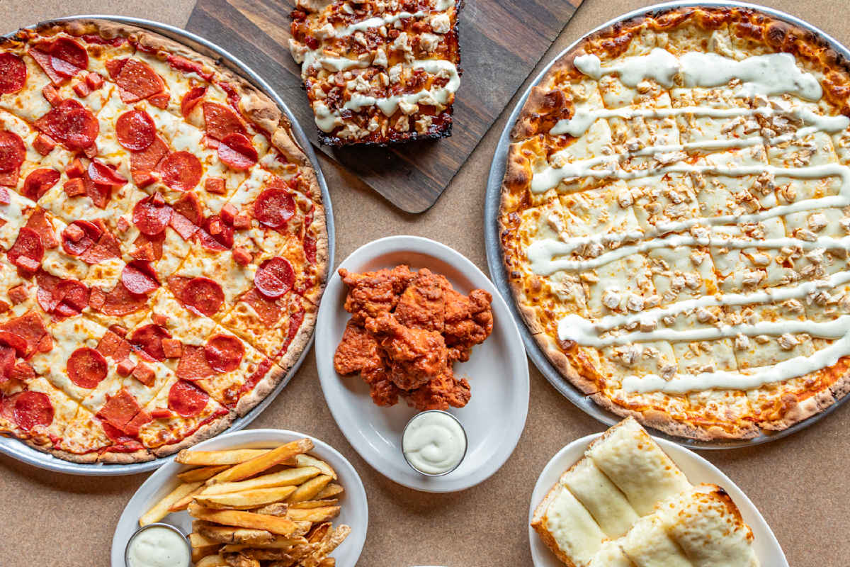 Lisa's Pizza Delivery Menu | Order Online | 2961 N Oakland Ave ...