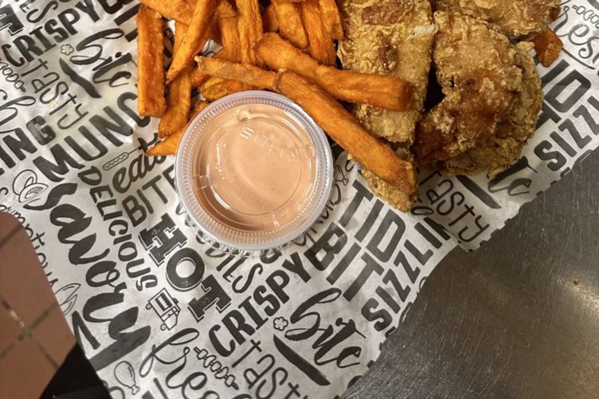 Crawfish Island Delivery Menu | Order Online | 31871 Gateway Center ...