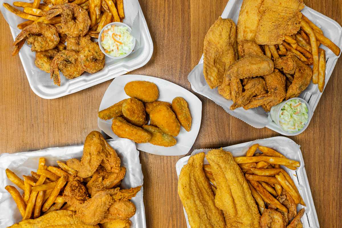 Luna's Chicken N Seafood (Gladstone) Delivery Menu | Order Online ...