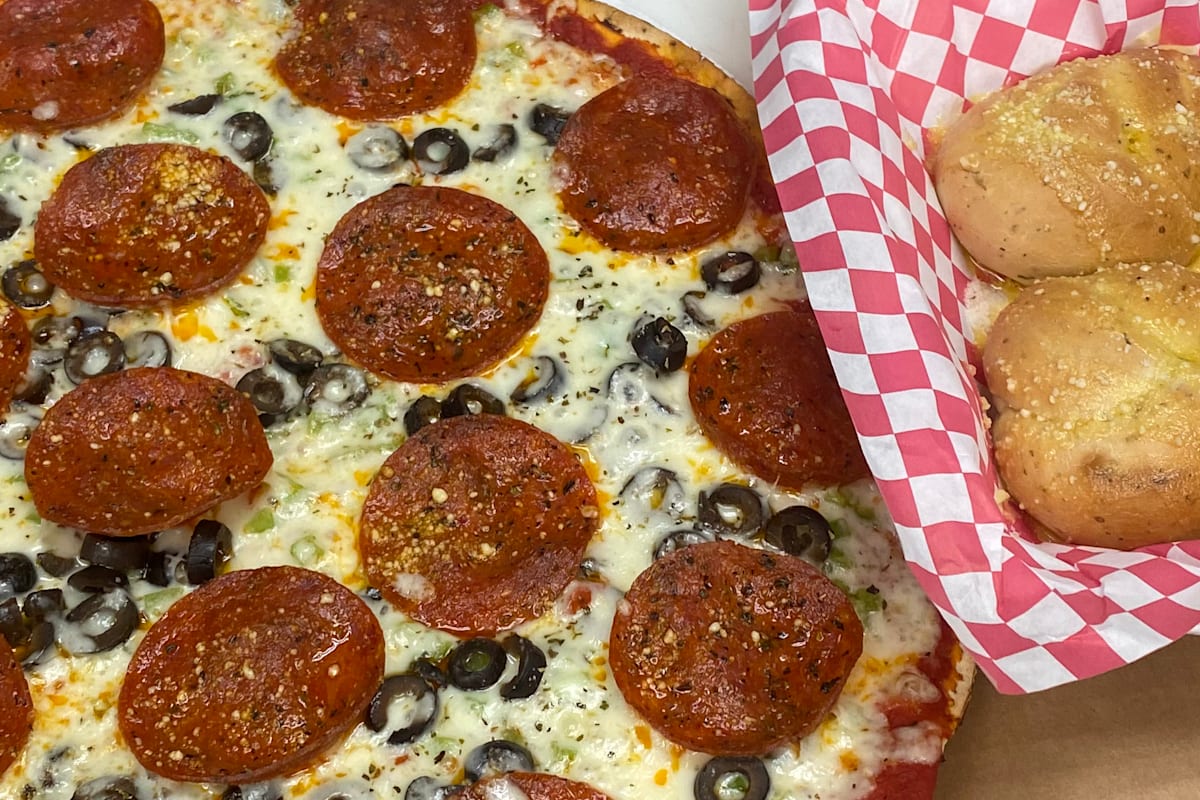 Giuseppe's Pizzeria, Delafield WI Delivery Menu | Order Online | 615 ...