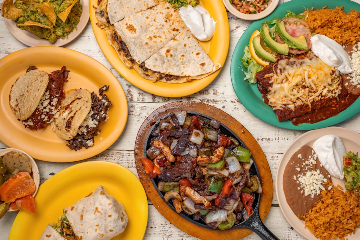 El Faro Restaurant - Downtown Elgin Delivery Menu | Order Online | 9 ...