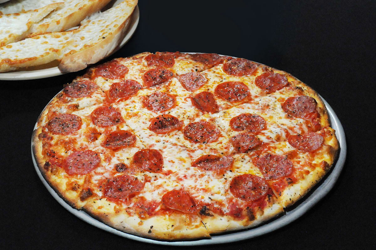 Tomaso pizza store