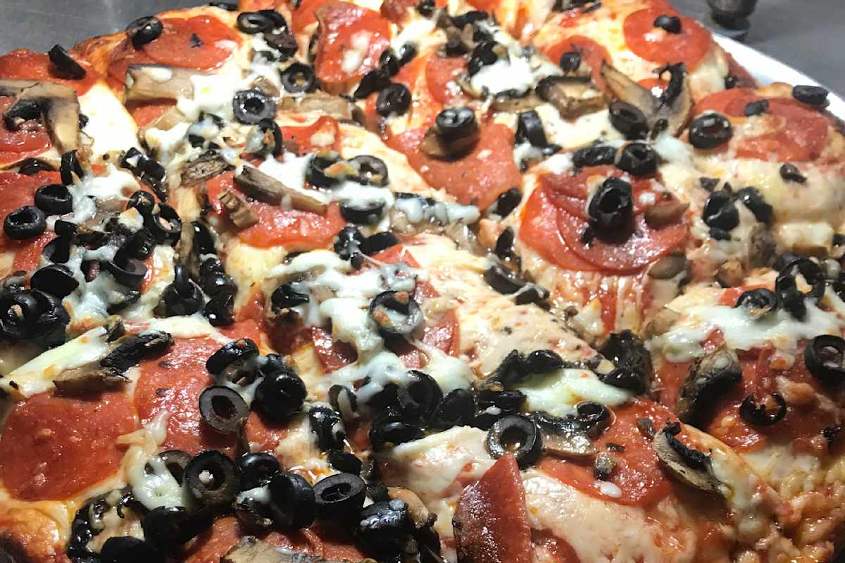Elizabeth's Pizza Delivery Menu | Order Online | 106 W Main St ...