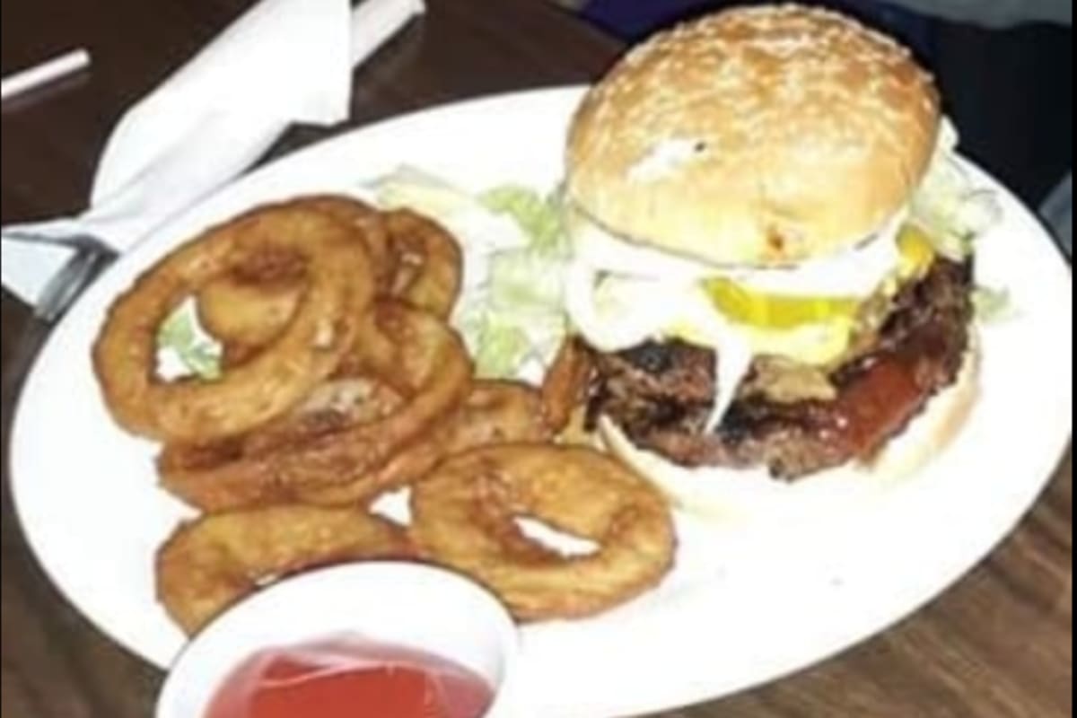 Boozie's Bar and Grill Delivery Menu | Order Online | 114 1/2 W 3rd St ...